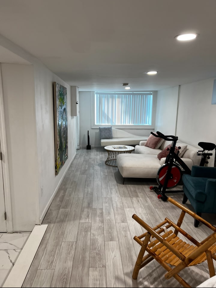 Garden Retreat On Mansfield In The Heart Of Yale - New Haven, CT