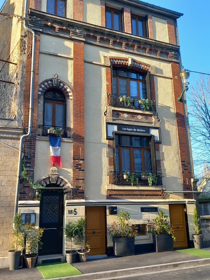 Loges Théâtre: Jacuzzi,champagne,sauna,jeux,velos - Ay