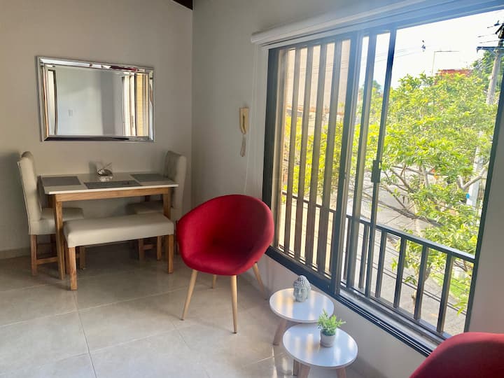 Apto Amplio + Wifi Rápido + Ubicación Top Laureles - Medellín