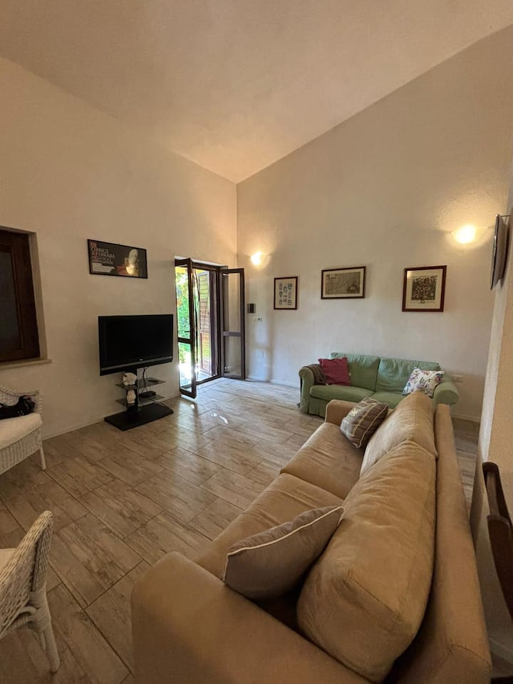 Villa Scario Con Ampio Giardino. - Sapri