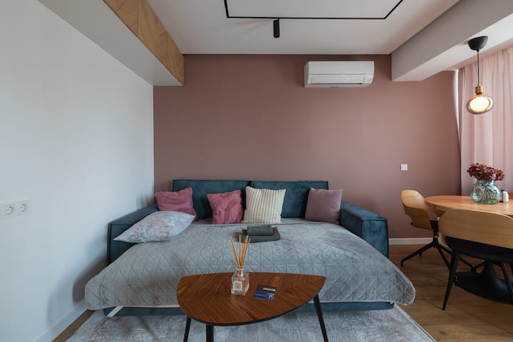 ~ Opal ~ Brand New & Fresh @ Top Spot - Varna