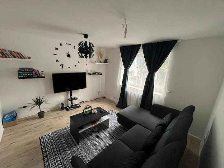 1 Room In A 2 Room Apartment Offered With Love - Kassel