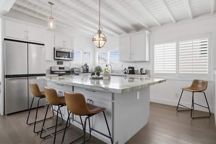 Modern Two Bedroom El Porto Home Blocks From Beach - Manhattan Beach, CA