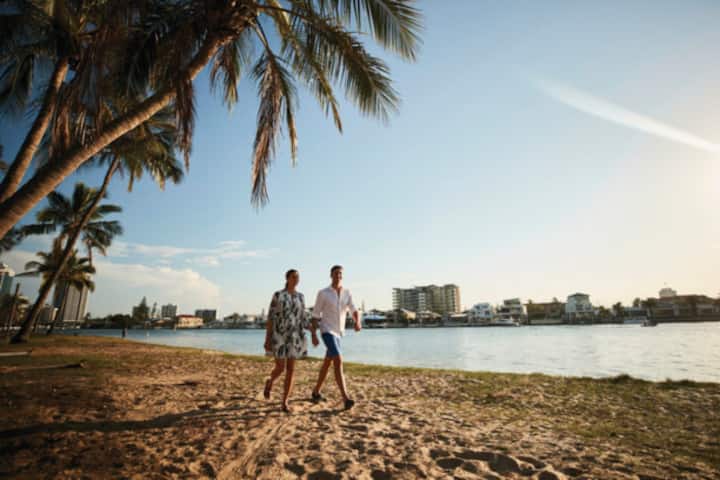 Class & Sophistication In Surfers Paradise - Surfers Paradise