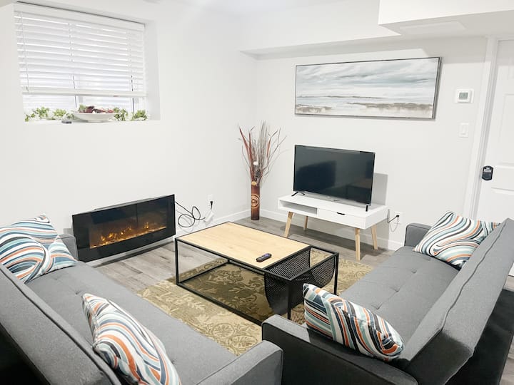 Brand New Huge Guest-suit West Edm - Edmonton, Canada