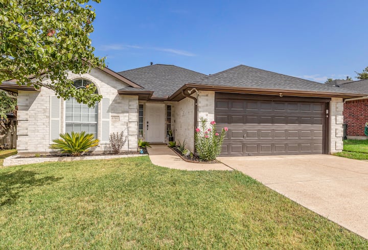 The Shirewood Manor - Bryan, TX