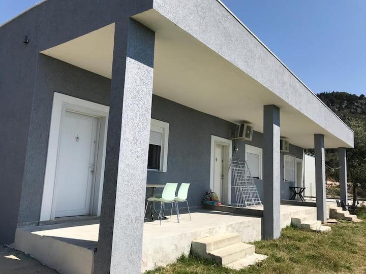 Zohan & Zaria 2+1 - Dhërmi