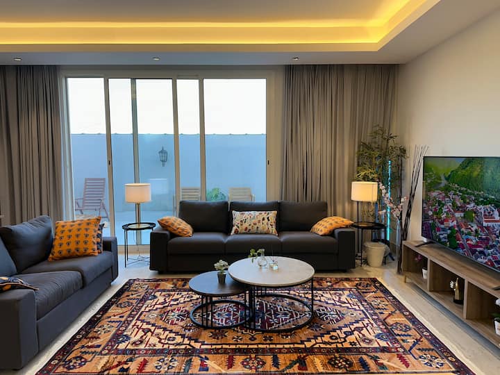 Almajdeah Luxury Compound, With 2 Roof .Gym - 리야드