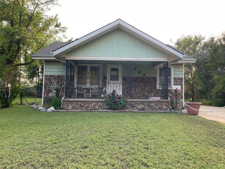 The Cute Sunnyside House - Wichita, KS