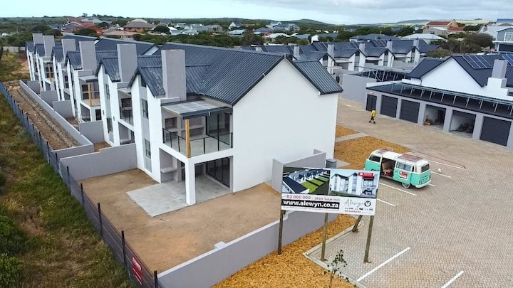 Serenity Bay - Still Bay