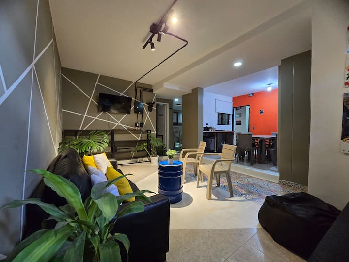Cozy House 6br In Prado Medellín W/bar - Medellín