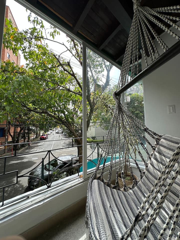 Habitación Amplia En El Corazón De Laureles. - Medellín