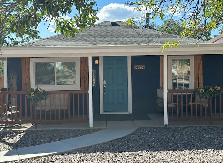 Cozy Retreat In N. Denver With Hot-tub - Wheat Ridge, CO