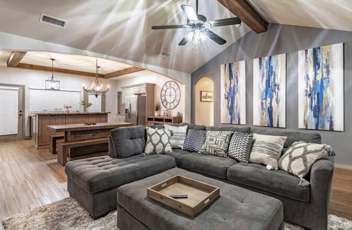Fox Ridge Oasis - 3br 1ba - South Lubbock - Lubbock, TX