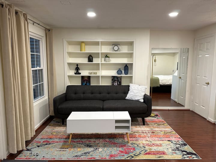 Private Suit On The Golf Course - Fairfax, VA