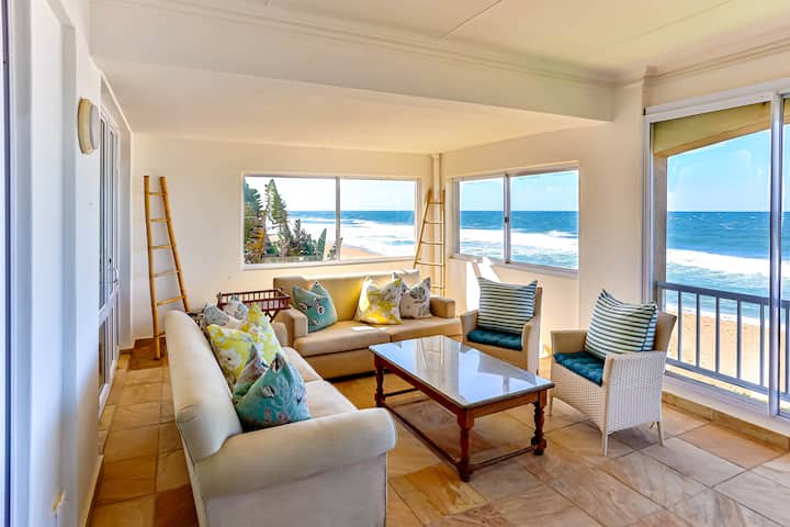 Stunning Beach Front Home - Ballito