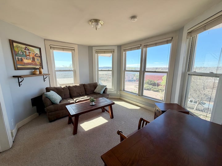 Cute And Quirky Flat Style Apartment. - Gallup, NM