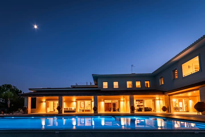 Epavli Papadopoulou • Luxury Villa • Pool & Garden - Chypre