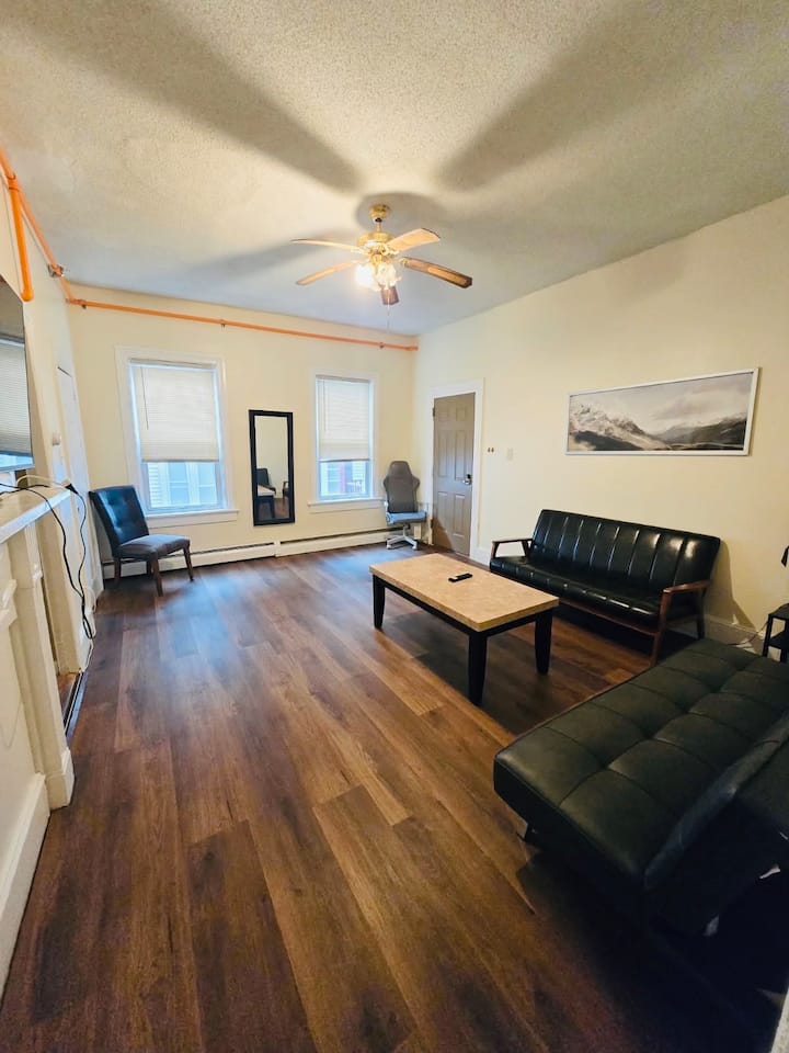 Cozy Apartment Near Whole Foods, Brown Univer - Providence, RI