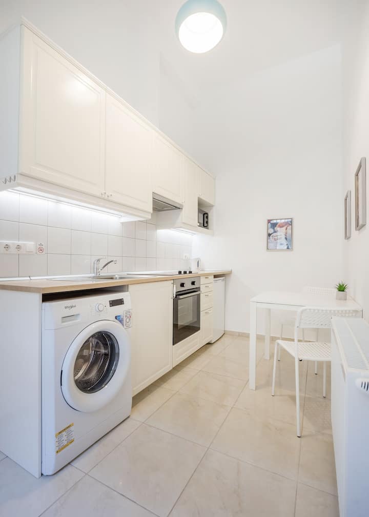 Oktogon Apartments B(1ac,1bathr,1bedr) - Budapest