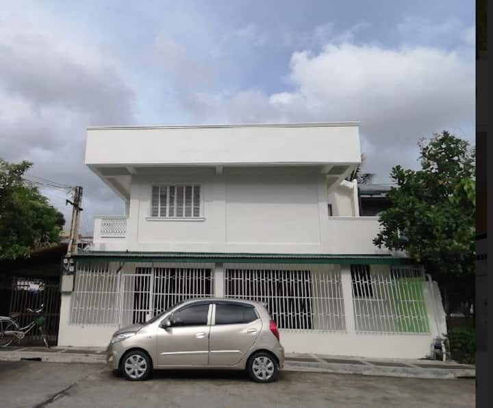 Pong-peng  Airbnb - Naga