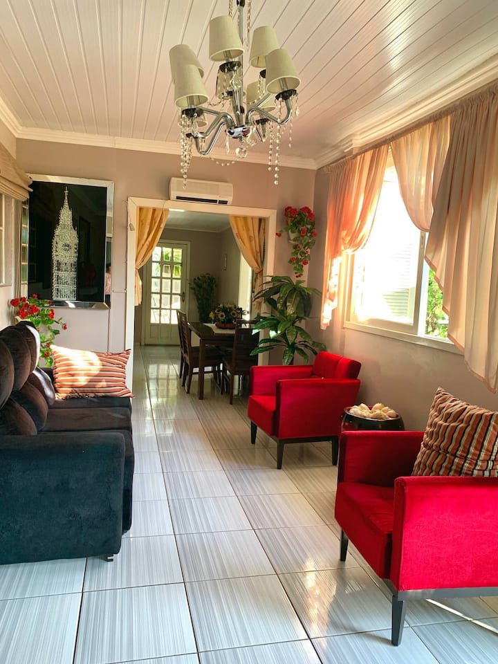 Casa Aconchegante Com Garagem (@Casadeinonni23) - Garibaldi