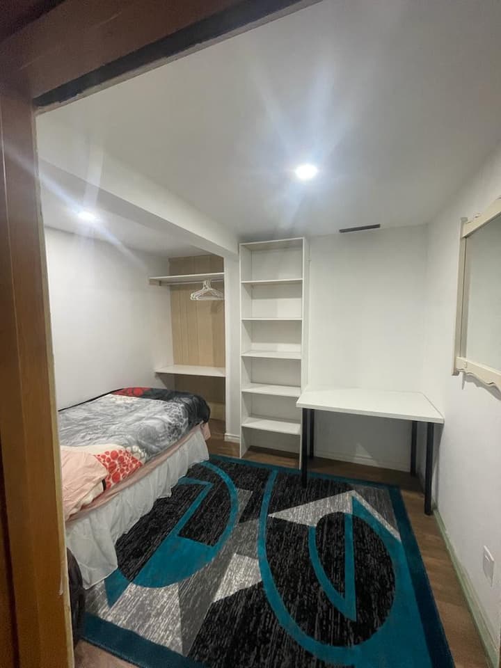 (#5) Room Near University Of Calgary - Calgary