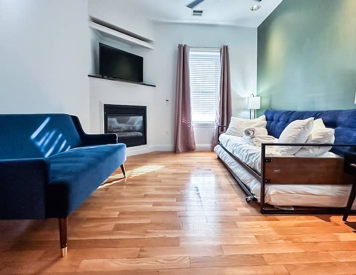 (476-5) Roof Deck, 2beds, Cozy, Comfy, Location! - Boston, MA