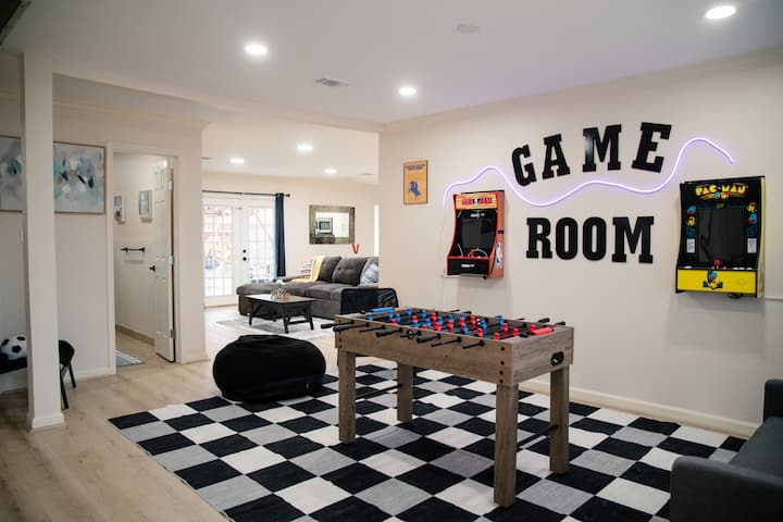 Newly Renovated Home W/ Game Room! - Bellaire, TX