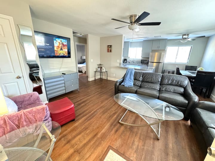 Comfy 2/1 Duplex. Old Roseville - Roseville, CA