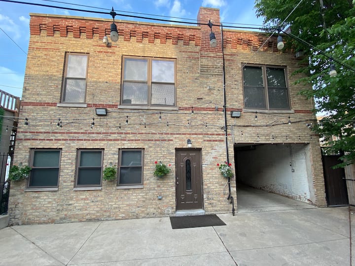 Private Coach Houselogan Square - North Mayfair - Chicago