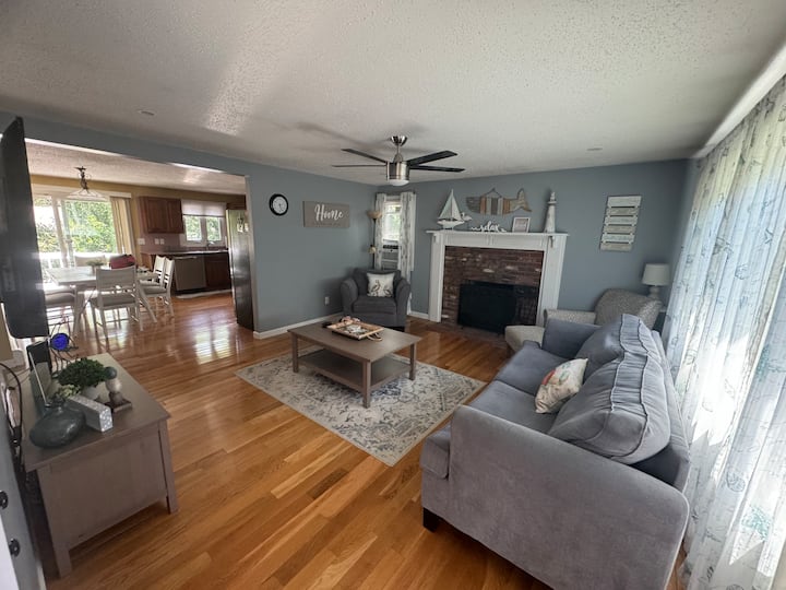 Falmouth-near Downtown+beaches Less Than 5 Mins - Massachusetts