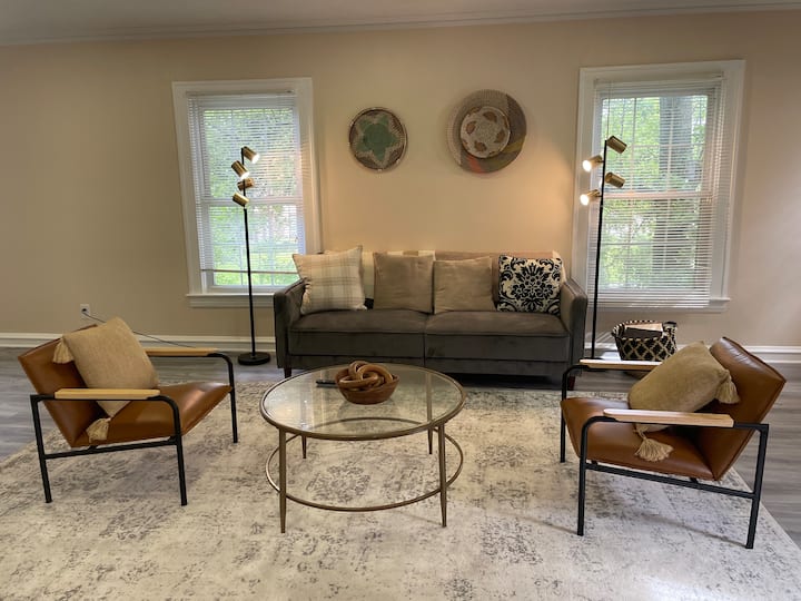 [2] Stylishly 2b1b Near Van Aken Attractions - Shaker Heights, OH