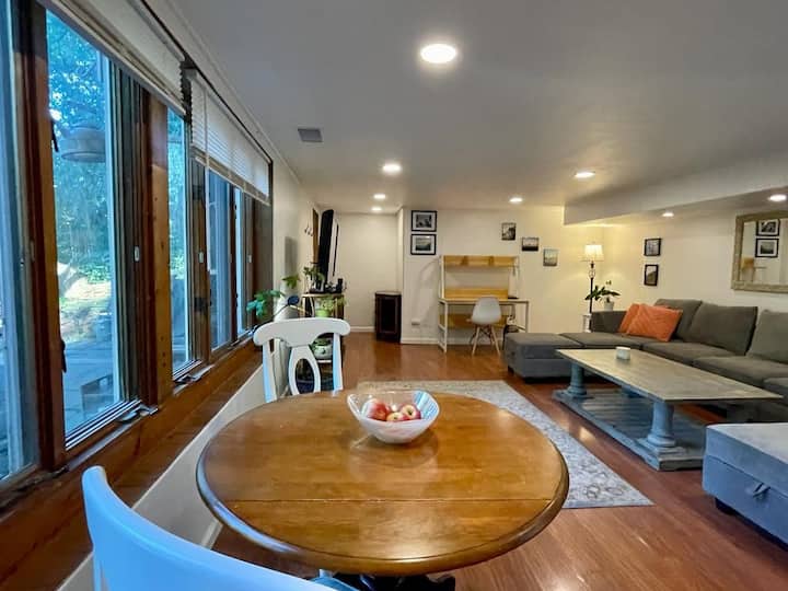 Oasis Garden Apt W/queen Bed - Albany, NY