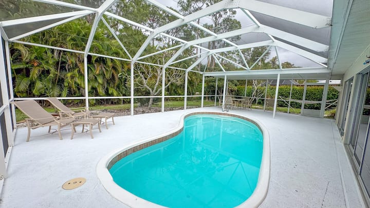 Naples Paradise Pool Home - Naples, FL