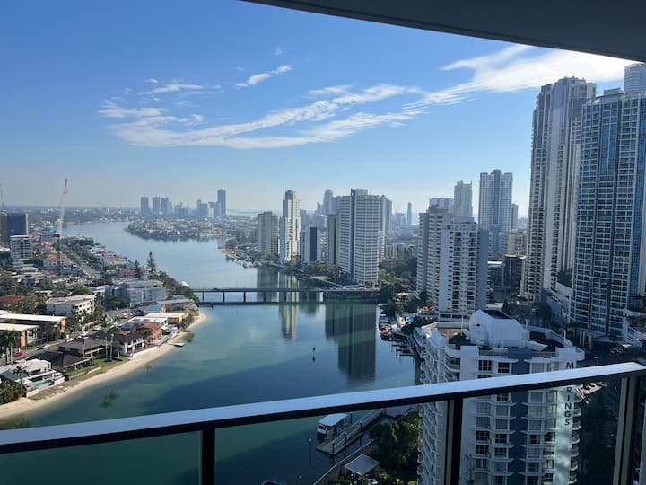 Central Surfers Apartment With A View! - Surfers Paradise