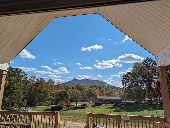 Mtn View, Private Side Entrance, Hot Tub, Queen Bd - Pilot Mountain, NC