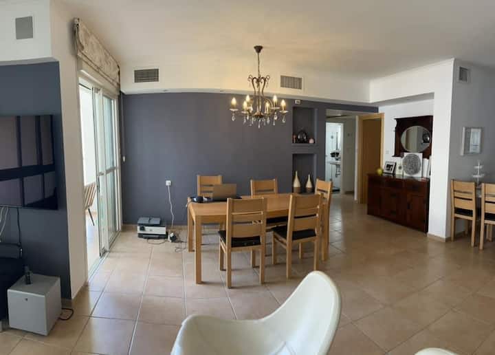 Quite Luxurious 3 Bedroom Apartment With Mamad - Tel Aviv-Yafo