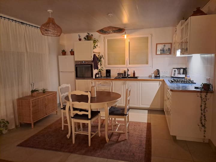 Maison Avec Jardin (Calme, Centre-ville) - Baud