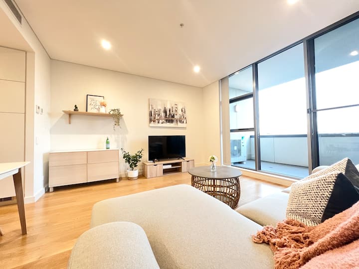 Quiet Home With Pool&gym - 5min To Hospital & Uni - Ryde