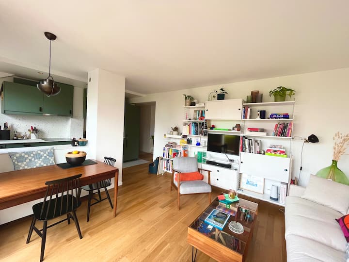 Deux Balcons Sur Les Toits De Paris - Moulin Rouge