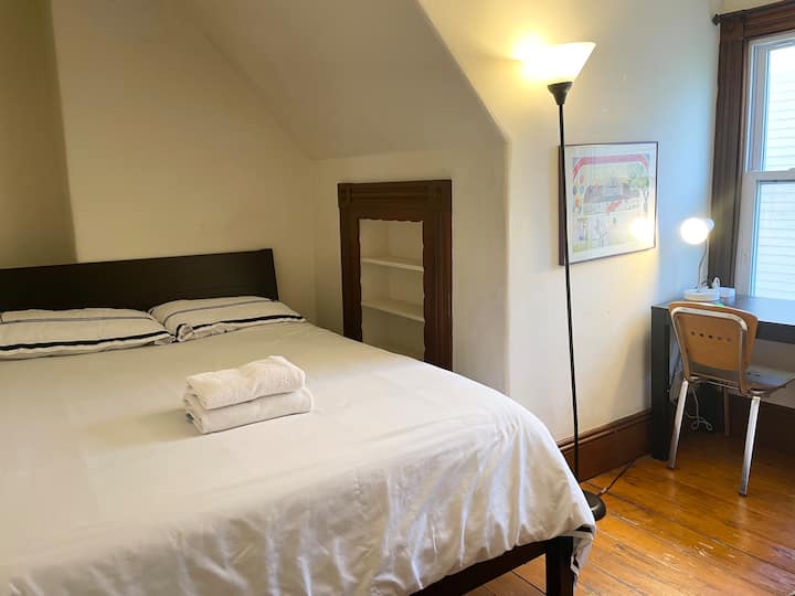 Private Small Bedroom Walk To Harvard & Subway - Boston