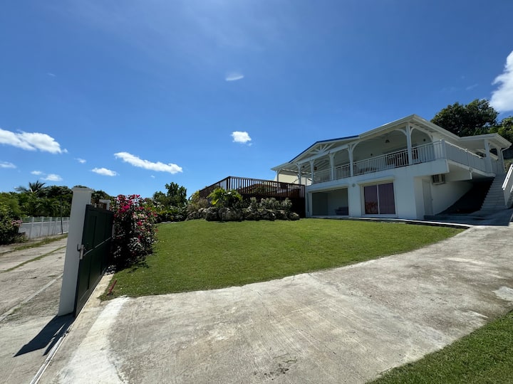 Belle Villa Neuve à Sainte Anne - Guadeloupe