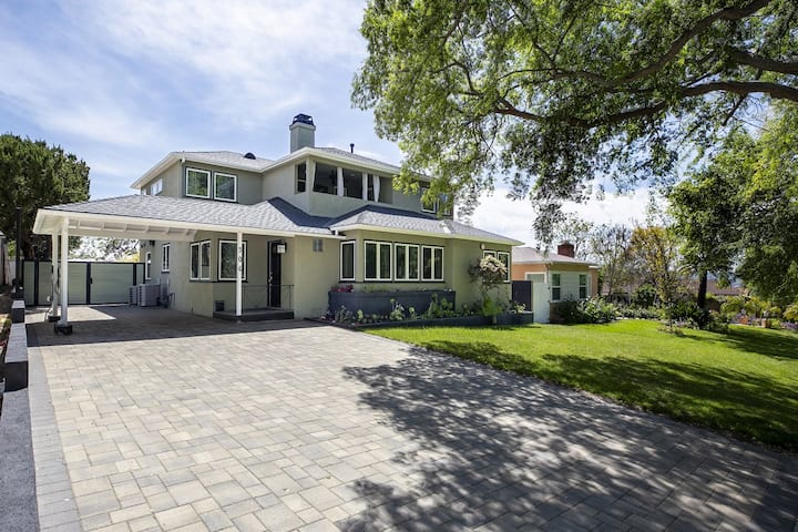 Burbank Foothills—pool/spa-steamroom-
Kids & Pets - Burbank, CA