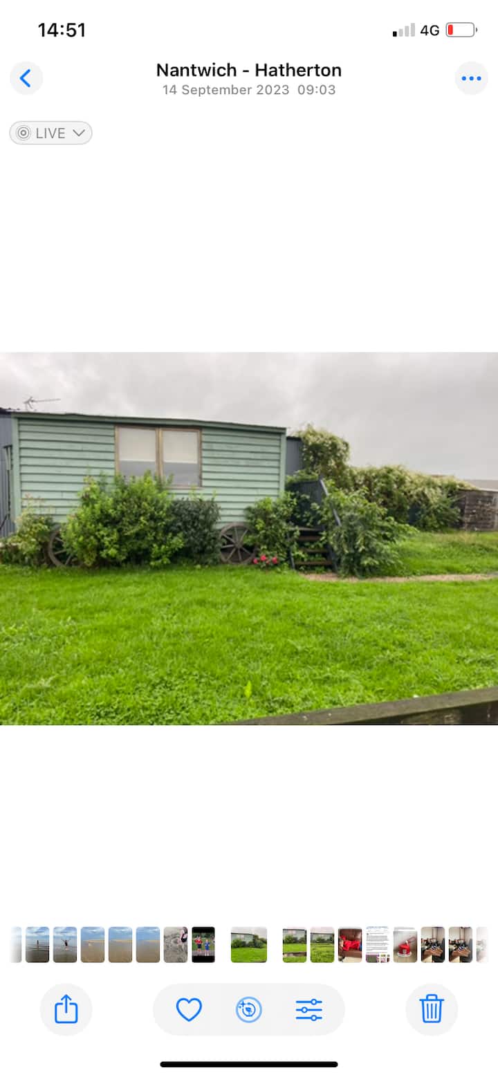 The Shepherds Hut At Chapel Farm Nantwich - Crewe