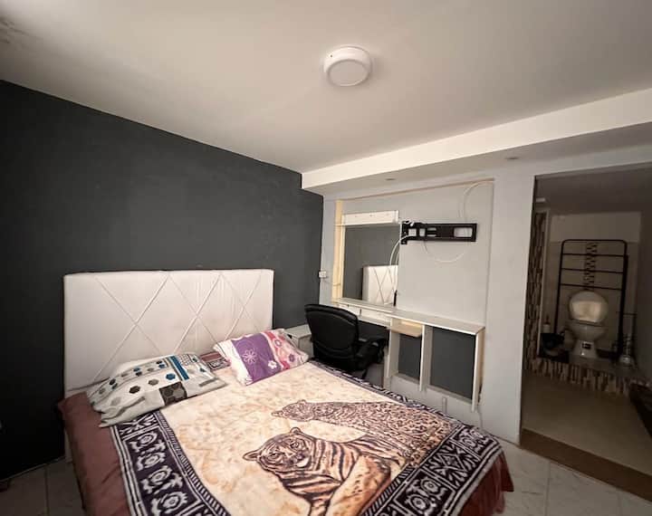 Room With Private Bathroom - Quito