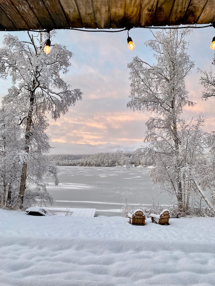 Cozy Lakefront Cabin-hottub, Firepit, Aurora Views - Palmer, AK