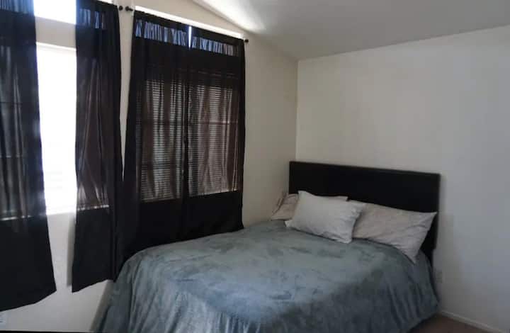 Comfortable Private Place - Corona, CA