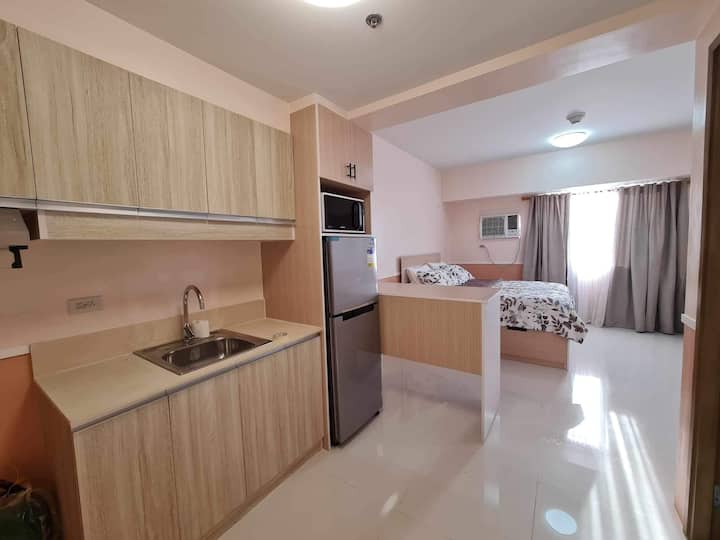 Taft East Gate Condo Near Ayala Mall - Cebu