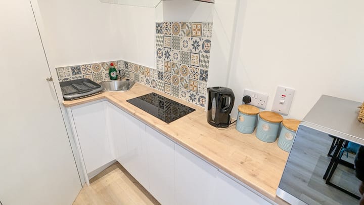 Beach Front Surfers Paradise Studio Flat - Guernsey